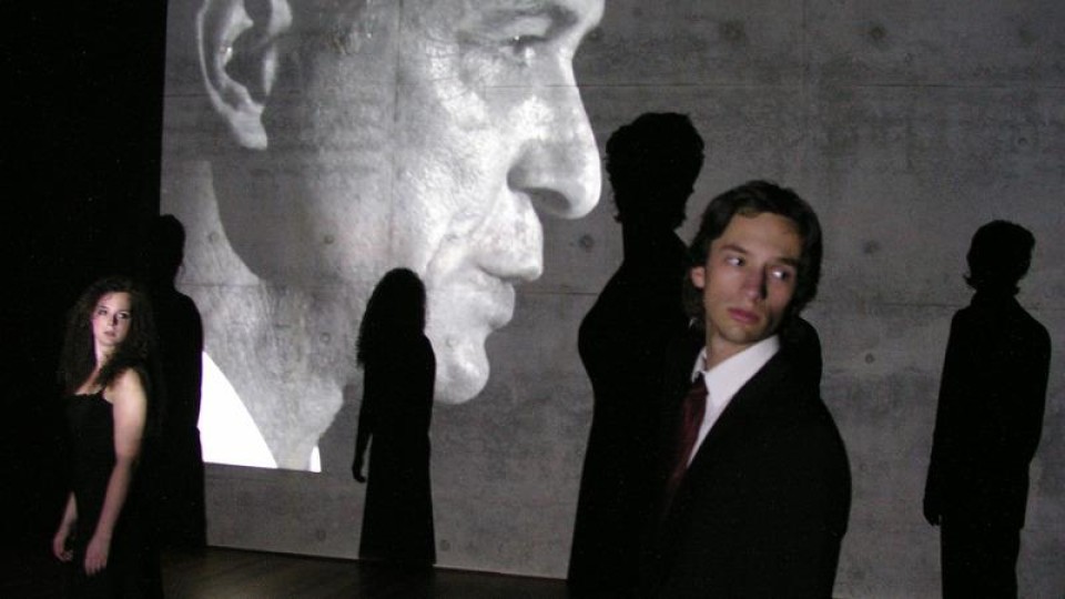 Theater Works - Erwin Maas